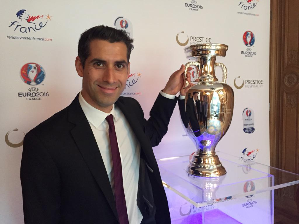 Knowing me, David Garrido... Knowing you, Louis Sahaaaaaaaaaaa... Oh ...