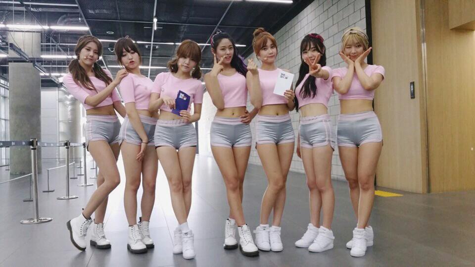 THE SHOW on Twitter: "사랑스러운 스포티걸로 변신한 AOA! 책임져요 AOA 때문에 심장 쿵 해쩌...😭 우리 다같이 더쇼에서 #심쿵해 요! 잠시후 8시 ...