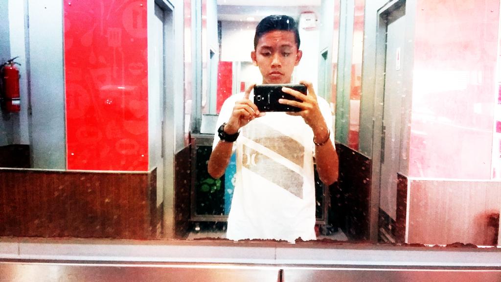 Kerisna_Pratama (@KerisnaRendra) | Twitter