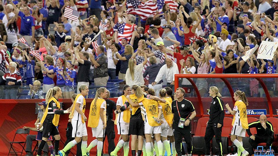 WATCH: Fans from around the country celebrate USWNT's win over Germany ...