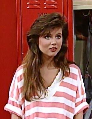 Kelly Kapowski Hair Flip