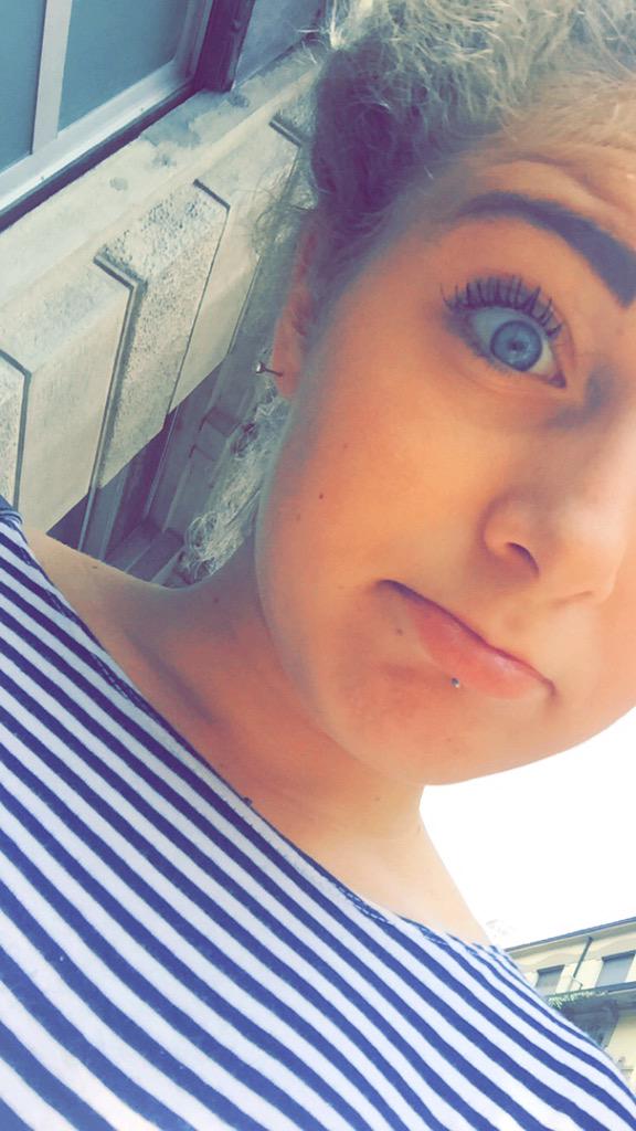 Sof on Twitter: "Ciao a tutti sono @sofia_viscardi e vi dico addio perché mi letteralmente ...