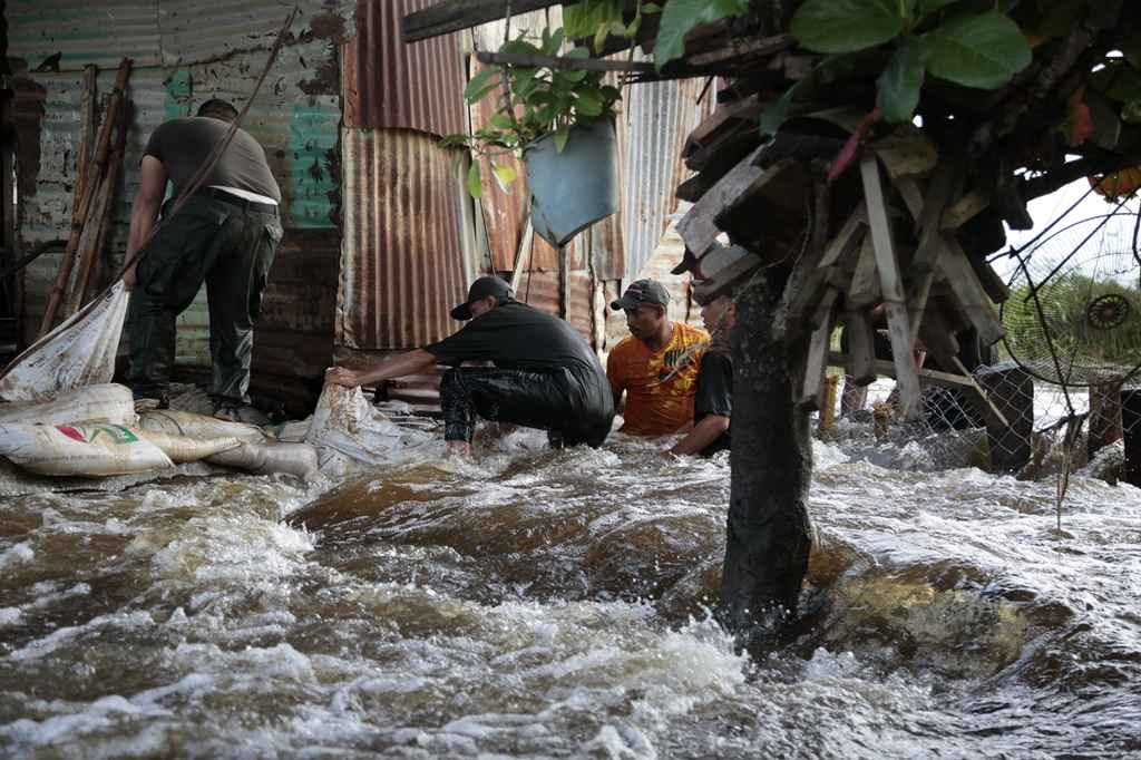 State of emergency decreed in Venezuela after 15 days of flooding due ...