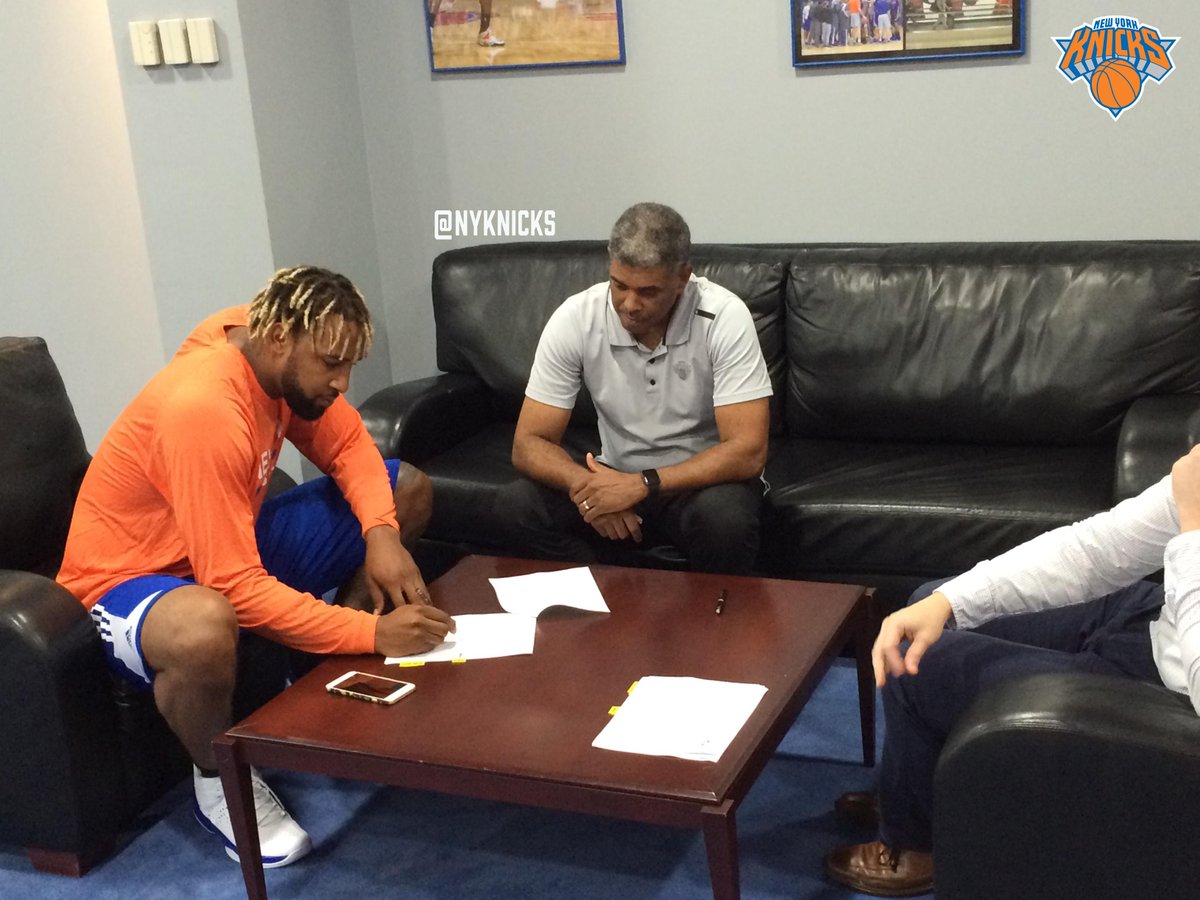 Derrick Williams officially signs with the Knicks! : r/NYKnicks