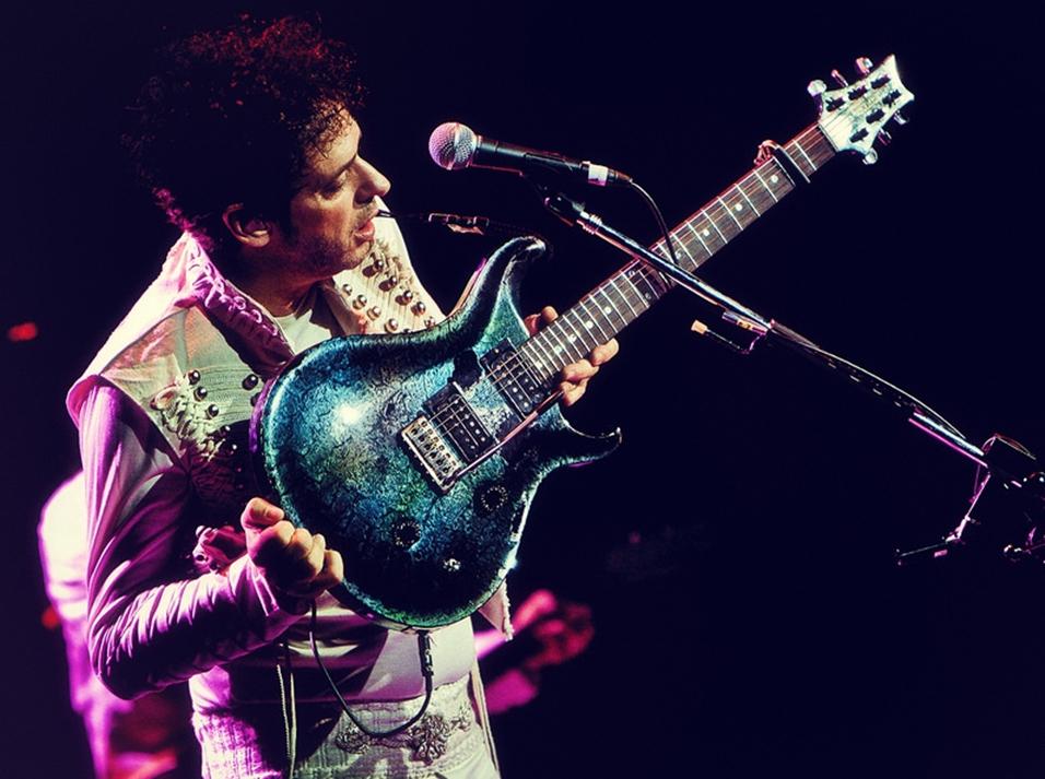 Guitarras Extravagantes usadas por famosos - Guitarras - Musiquiatra