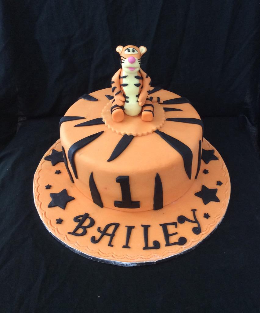Tigger Birthday Cake