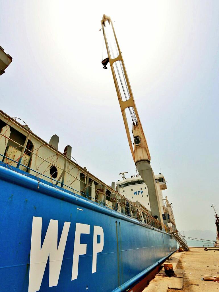Food : Yemen update WFP ship arrives Aden Food onboard support people ...