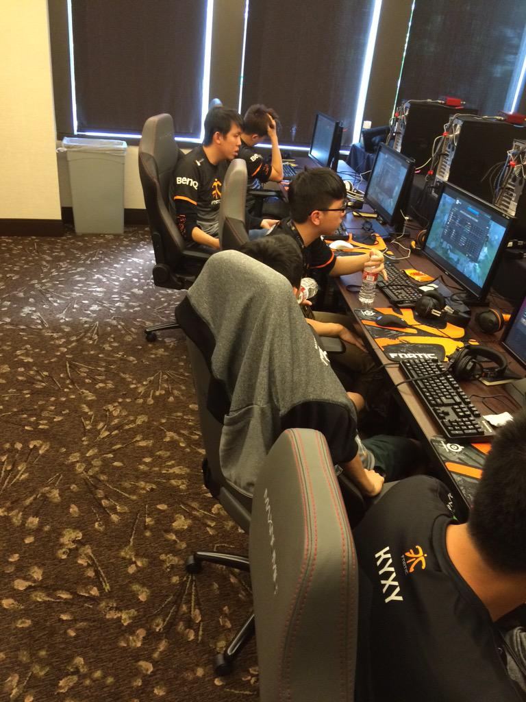 DOTA 2 on Twitter: "Fnatic after their loss to IG #TI5 http://t.co/h3Ab9dYtYE" / Twitter