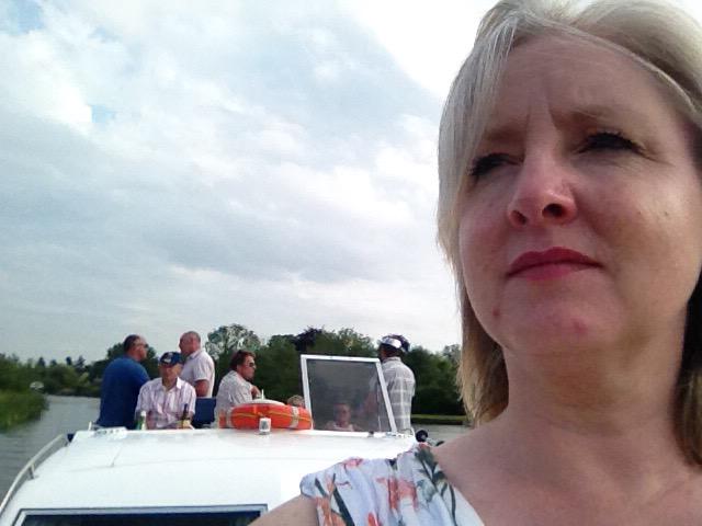 Elaine Sharp's Instagram, Twitter & Facebook on IDCrawl