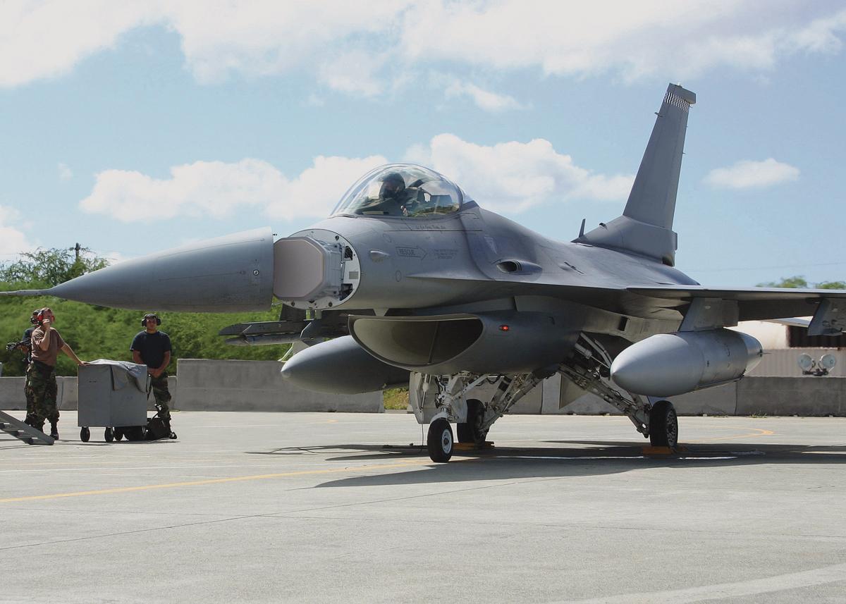 Photo of the day: New radars make upgrades easy for F16 and FA18 ...