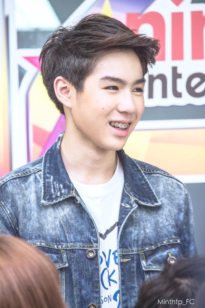 Min Thitipat Family on Twitter: "ขอพื้นที่เล็กๆให้ยังเป็นเด็กอยู่ได้ไหม 😁😄#lovesicktheseries # ...