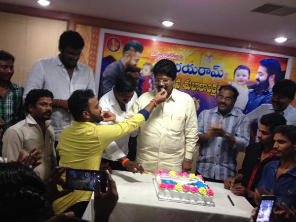 #AbhayRam birthday celebrations @ Rtc X Roads - Chat Room - NFDB