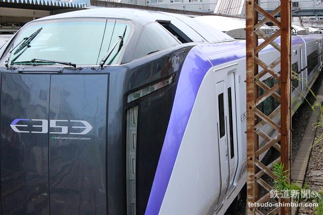 鉄道新聞 公式アカウント on Twitter: "特急スーパーあずさ新型車両「E353系」のライトは縦線状でかなり凝ってますね。記事写真をさら追加、牽引されて走る様子の動画も公開中です。 → ...