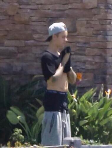 Justin Bieber Sagging Really Low