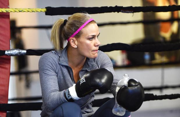 Edmonton boxer Jelena Mrdjenovich loses unanimous decision in ...