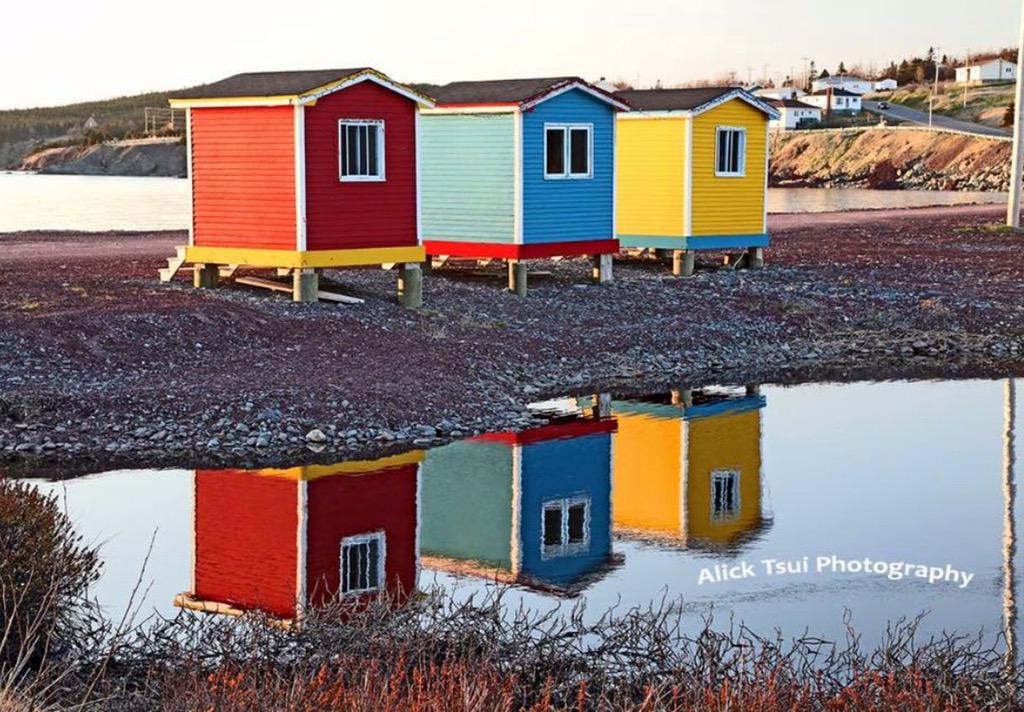 Sat: Colorful sheds #Cavendish NL beach party this Sat @DestinationCAN