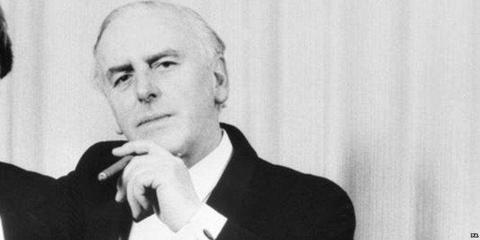 Actor George Cole, best known for playing Arthur Daley in TV's Minder ...