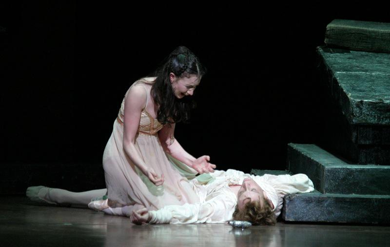 Romeo And Juliet Dagger Scene