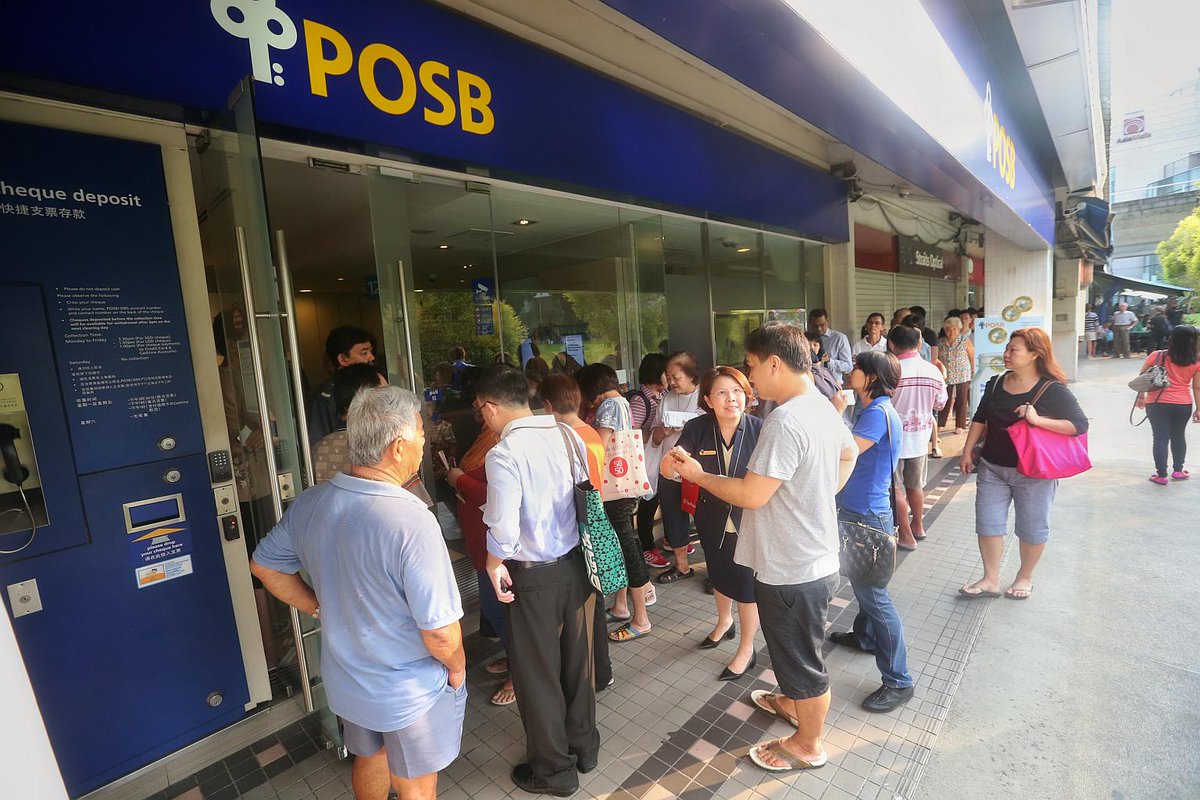 Long queues outside banks in Singapore for SG50 commemorative notes ... Long queues outside banks in Singapore for SG50 commemorative notes ...