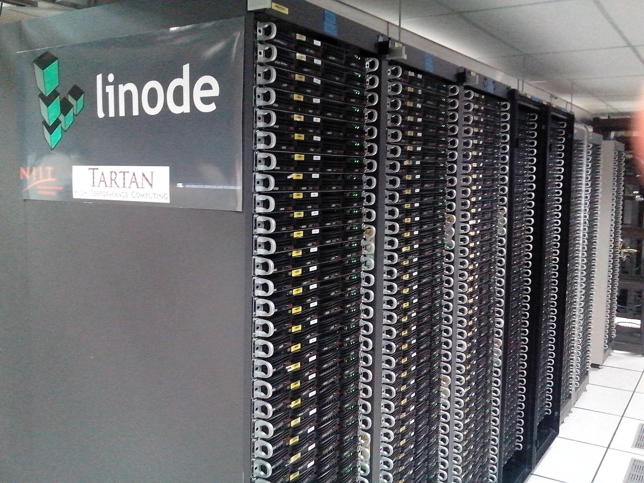 Linode on Twitter: "We took a trip to @NJIT to see some of the 420 servers donated to the school ...