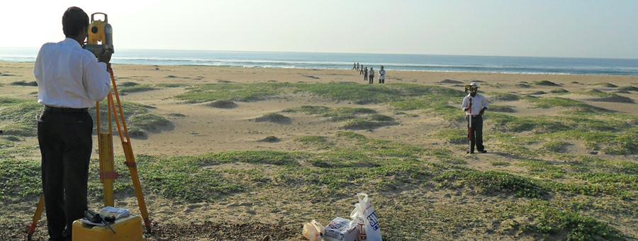 Dahanu port will pose a challenge to Mundra: Fadanvis | DeshGujarat