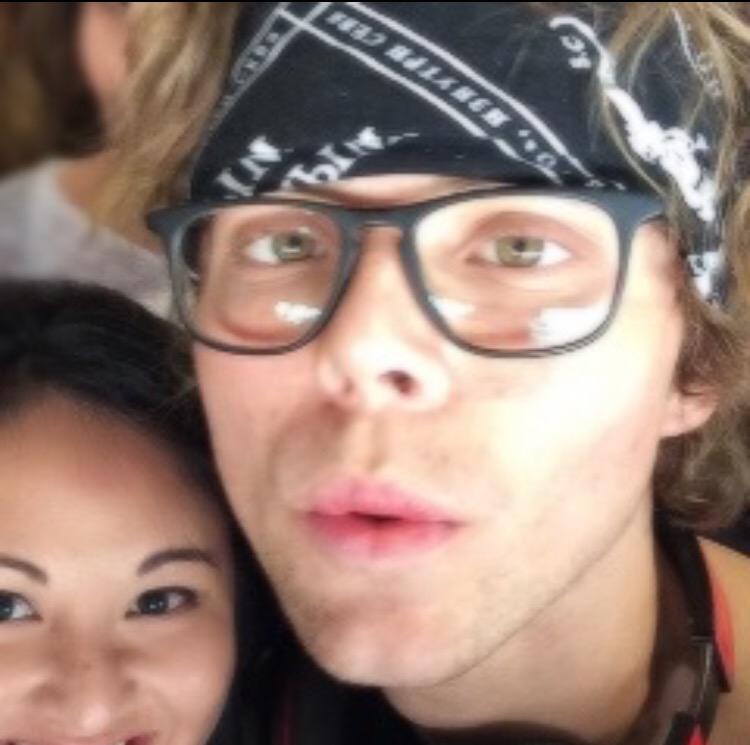 Ashton Irwin Twitter Icon