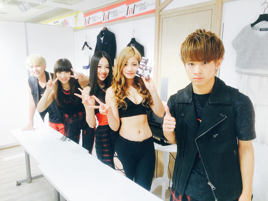 lol-エルオーエル- on Twitter: "avex trax発男女混成5人組グループlol（エルオーエル）と渋谷マルイがコラボ！展示会 特典お渡し会、只今開催中♪ #lol_avex ...