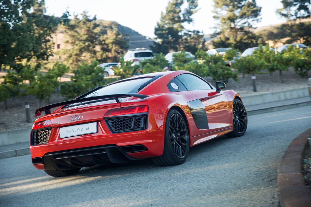 Pictures of the new audi usa r8. key specs: v10, 610hp, 3.2 second 0 ...