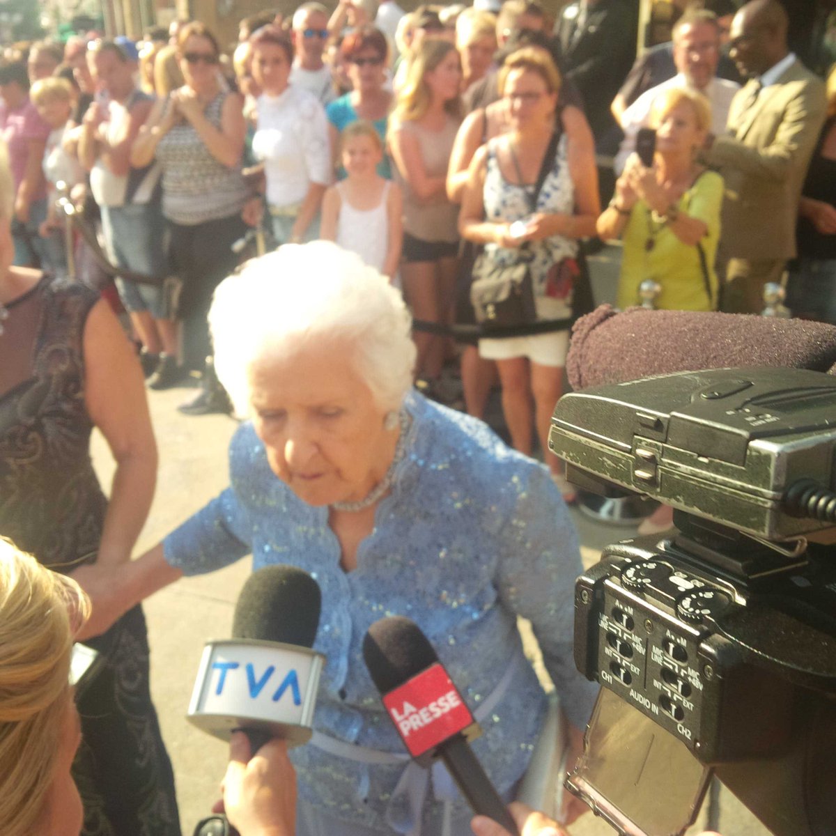 Maman Dion arrives for the PKP-Snyder wedding. Her daughter singer ...