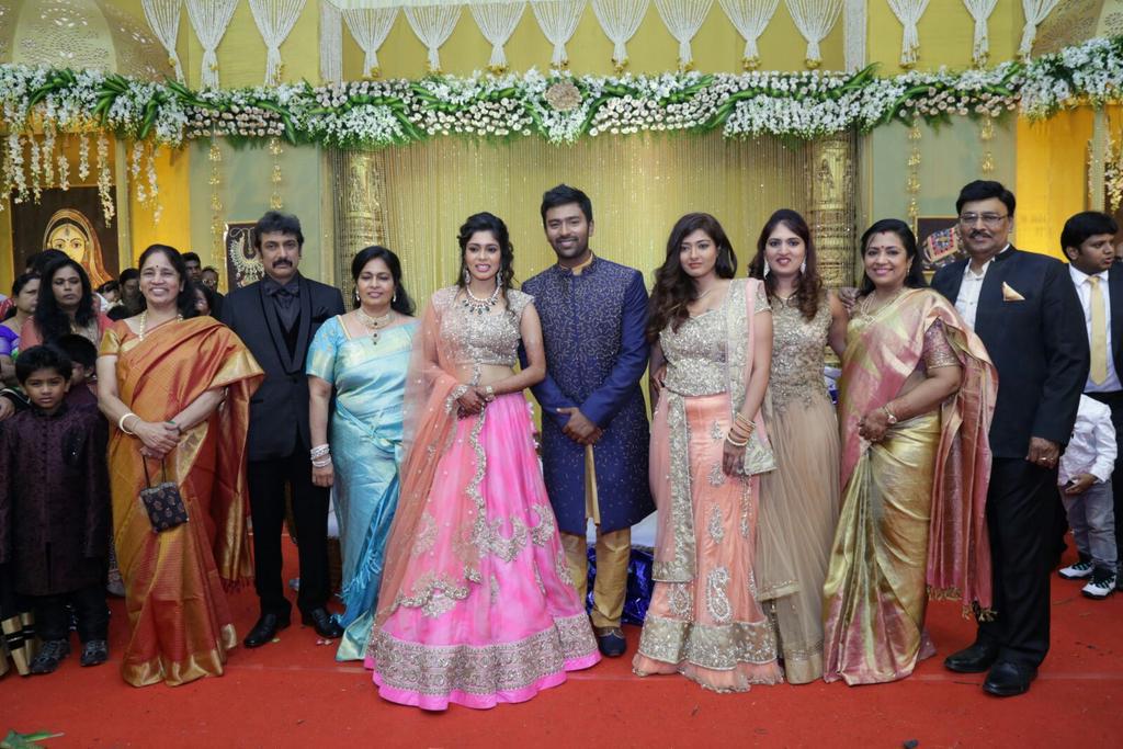 Gayathri Raghuram Family Photos Life After Bigg Boss How Is Oviya