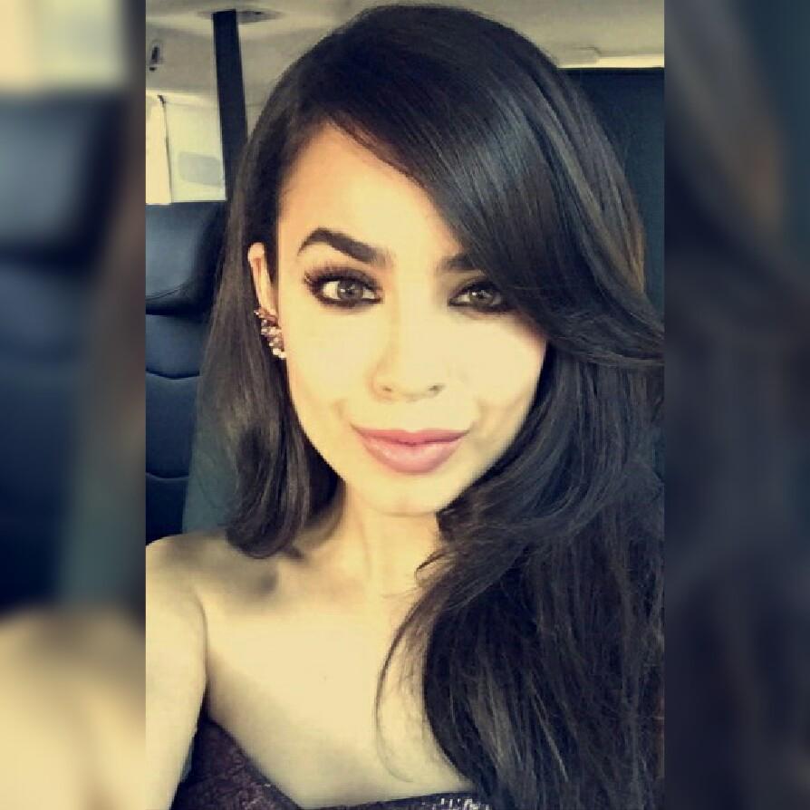 Sofia Carson on Twitter: "Hola Somos Fanaticas de @SofiaCarson http://t.co/PEBQoysZJL"