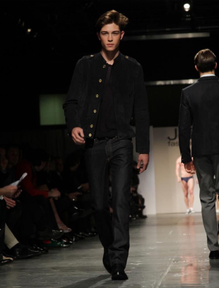 Francisco Lachowski Clothes