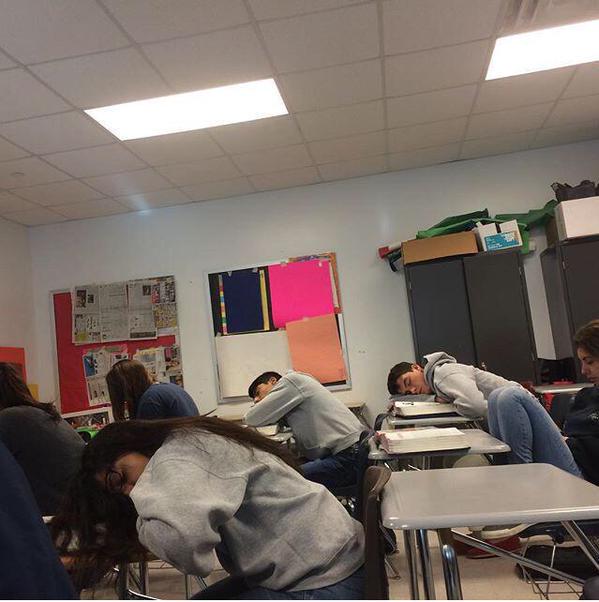 9gag On Twitter Everyone At School Http T Co Lqtiqvugeb