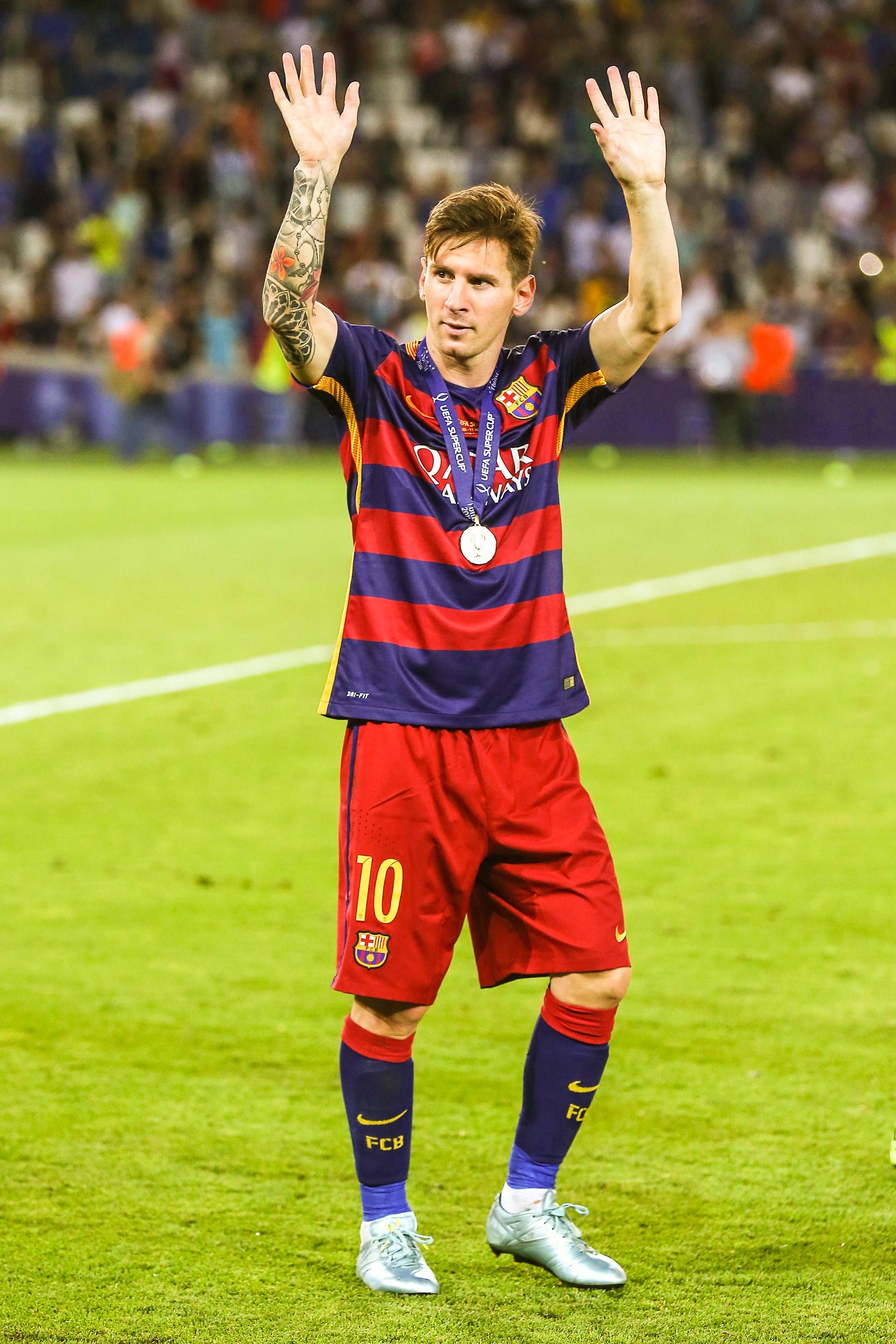 B/R Football on Twitter: "Lionel #Messi wins the Best Player in Europe award for 2015! http://t ...