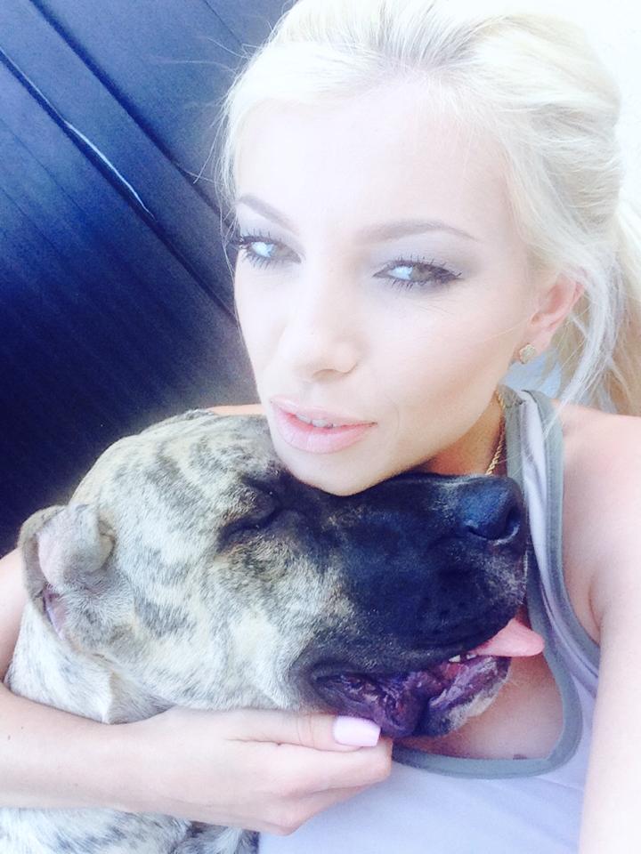 fansofporn on Twitter: "Donna Bell, a pets lover! http://t.co/3ABAui0UjW http://t.co/zyuMdTQuDV ...