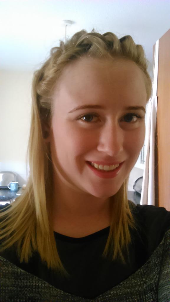 TW Pornstars - Satine Spark. Twitter. Felt like trying out a new hair ...