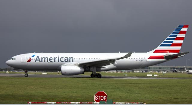 UPDATE American Airlines AA705 is holding 26,000ft since 30 mins close ...