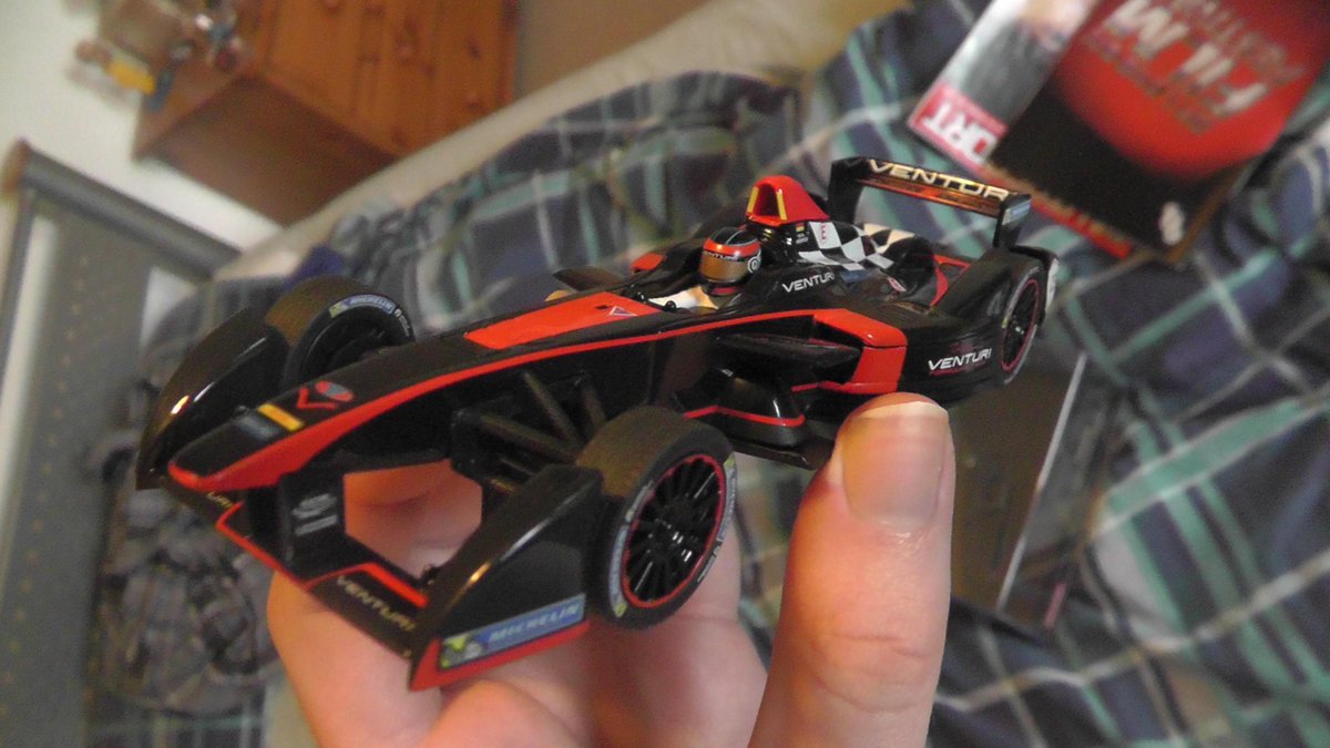 Of course, there is indeed a toy Formula E slot-car track set : r/FormulaE
