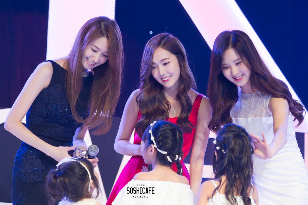 Yoona And Seohyun Childhood Friends