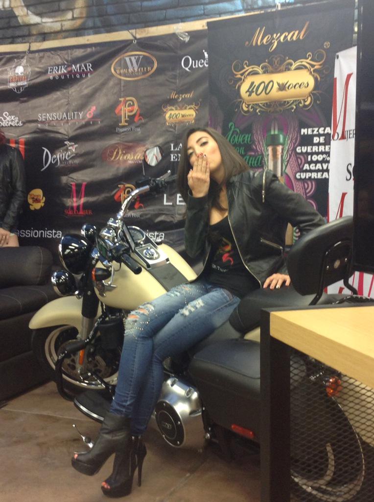 TW Pornstars - Frida Sante. Twitter. Besos... 3:24 PM - 9 Sep 2015