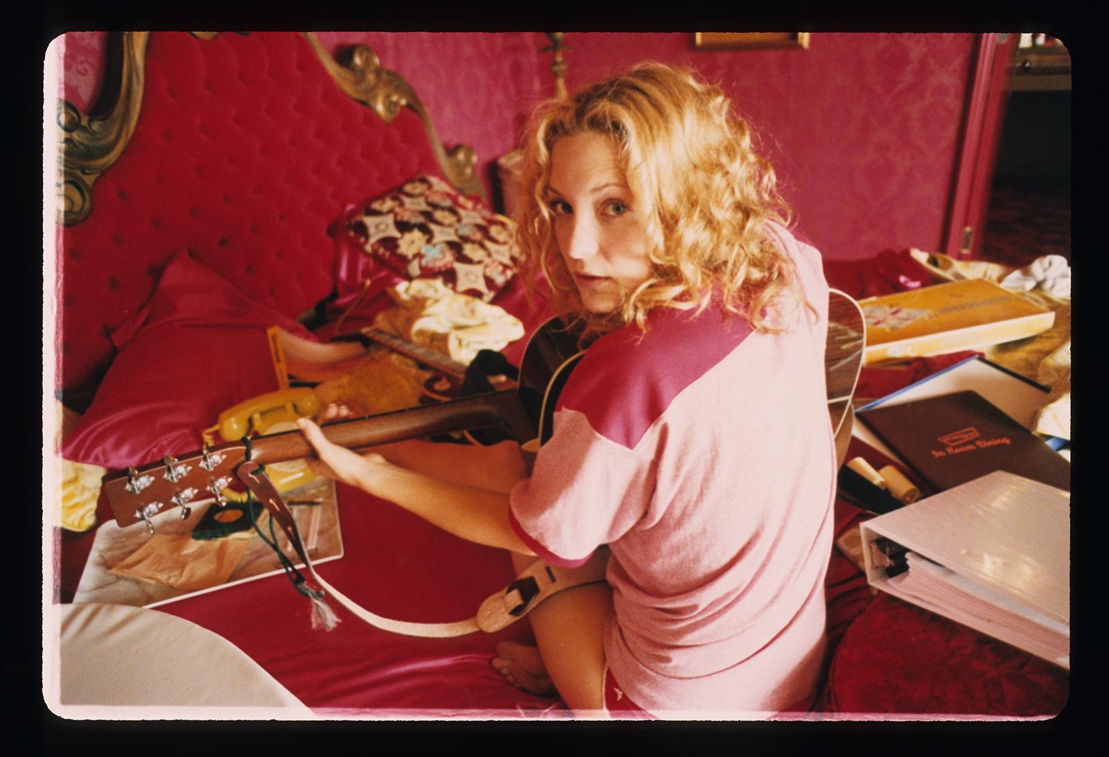 Kate Hudson Almost Famous Scene