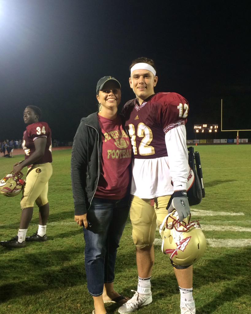 Brandon Bea on Twitter: "Awesome night🏈 http://t.co/cCL7zGizqa"