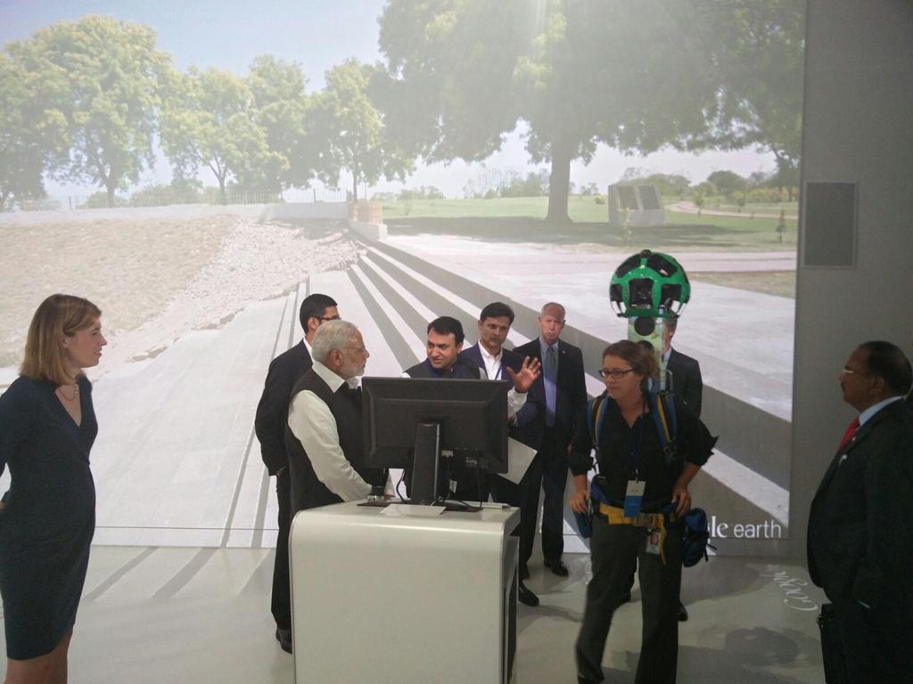 Narendra Modi visits Google campus, shown key projects | DeshGujarat