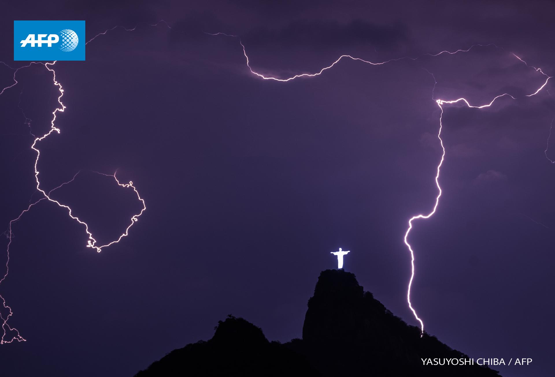 Christ The Redeemer Lightning