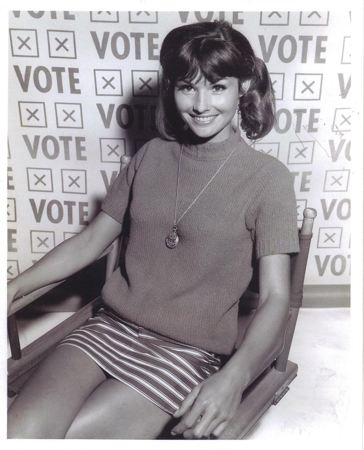 Lori Saunders Mara Of The Wilderness