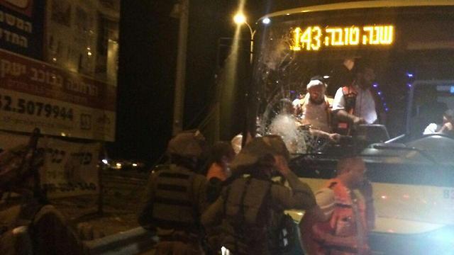 ynet עדכוני on Twitter: "ליל אבנים ובקבוקי תבערה ברחבי ירושלים http://t.co/ysFizYWSI8 http://t ...