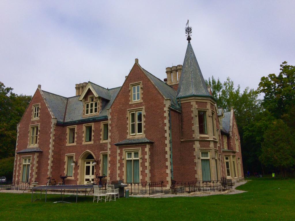 Greyston Holt Bitten Wallpaper