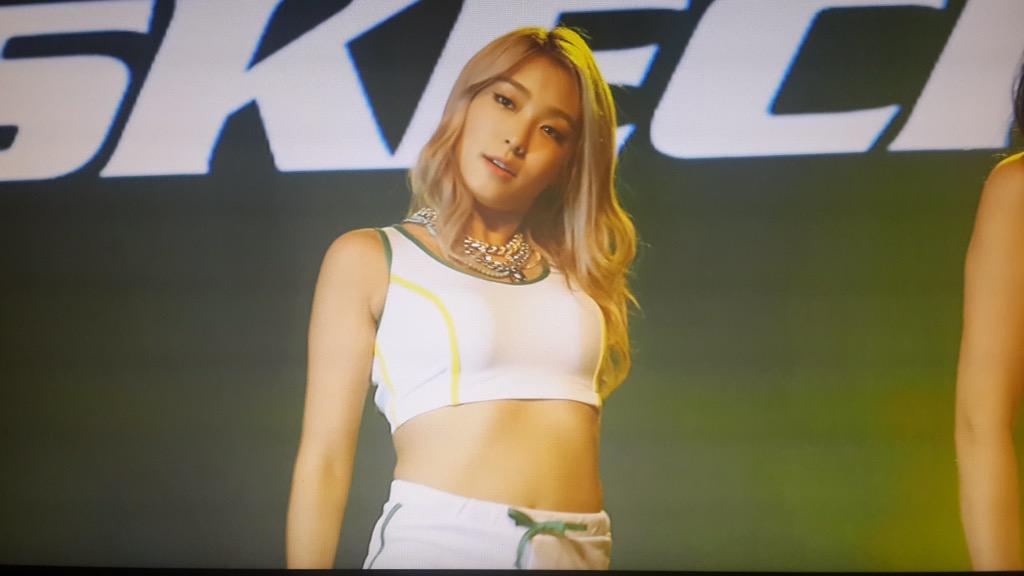 Sistar Bora Abs