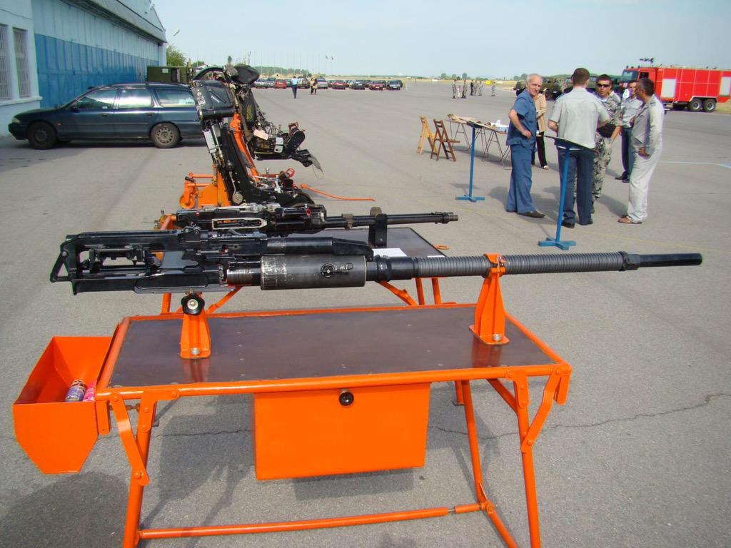 航空機銃小話～ロビンソンの軽量50口径とGSh-30-1と (2ページ目) - Togetter [トゥギャッター]