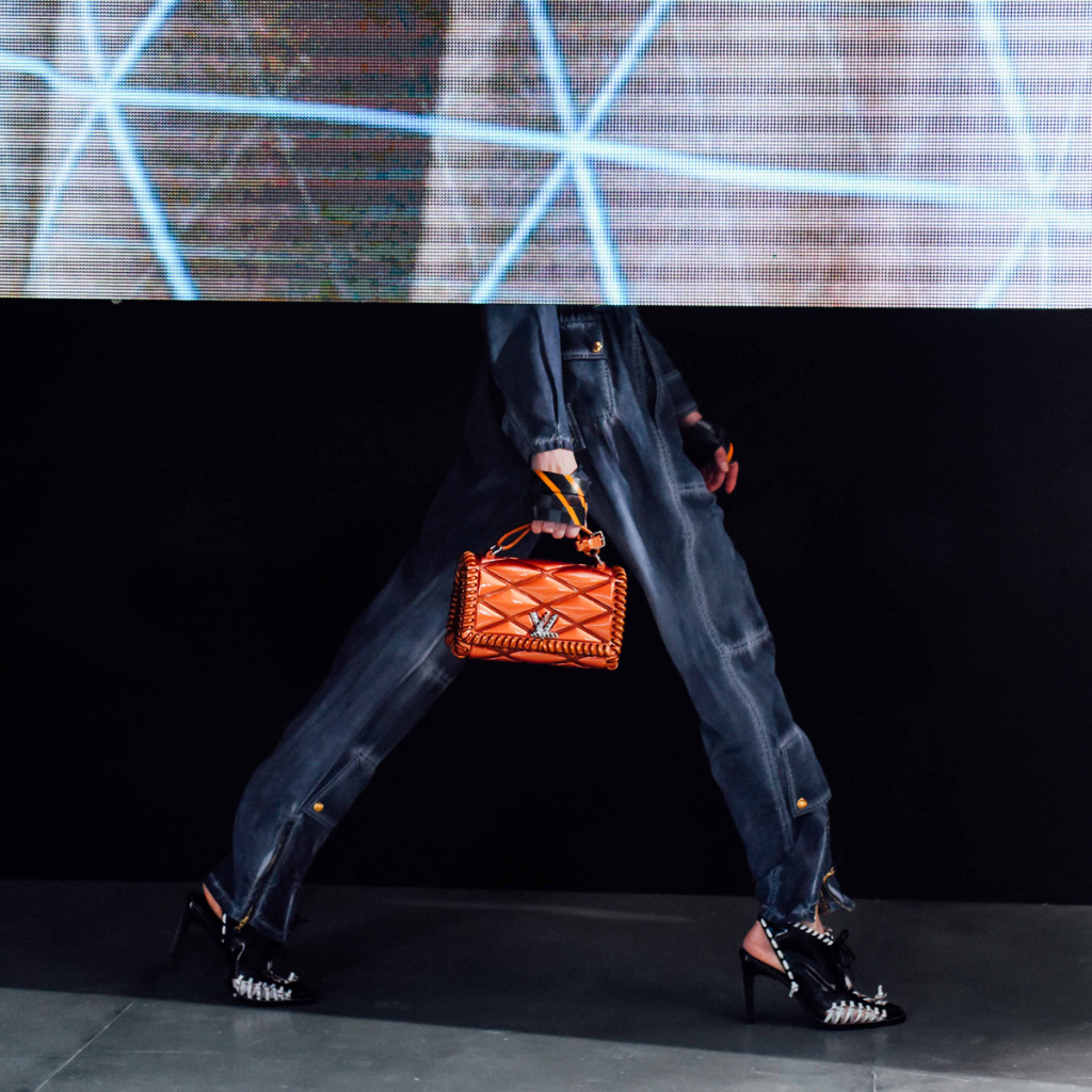 Louis Vuitton Customer Profile | semashow.com